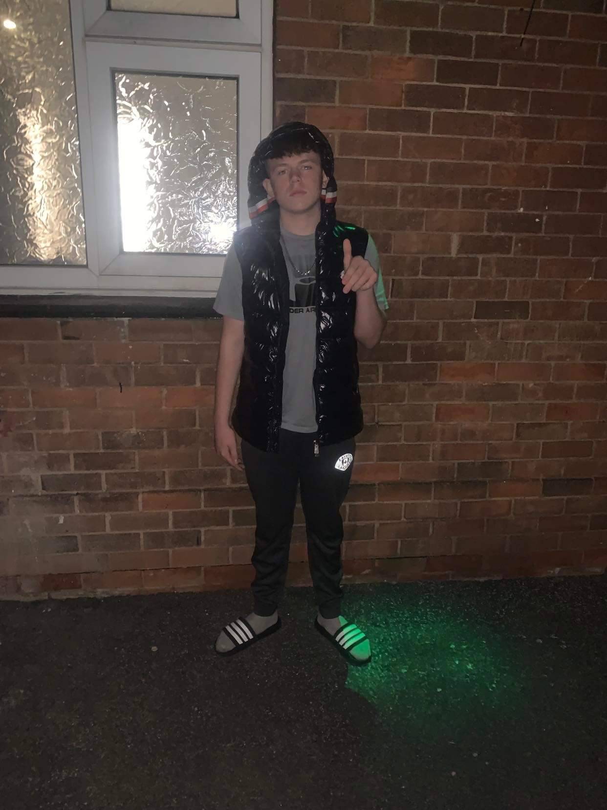 Levi Rowe . CrushMeet ️